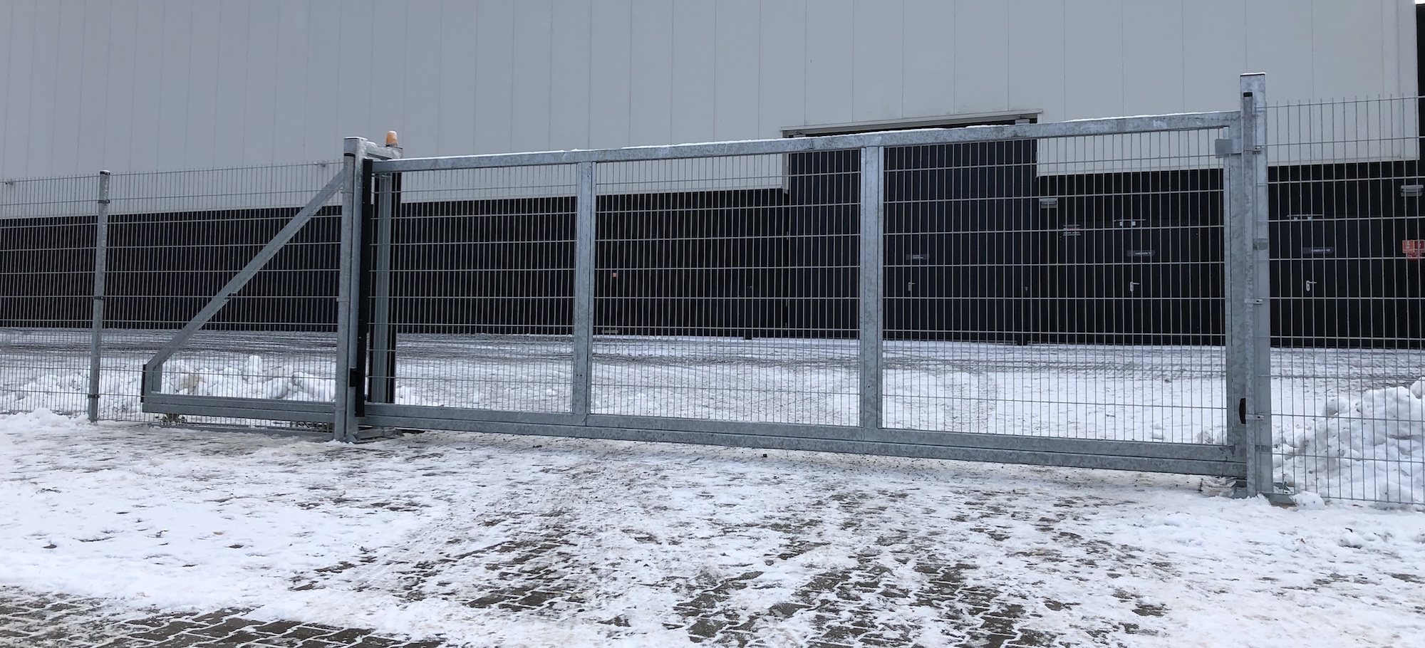 Skydeport med 2D panel - Find jeres nye skydeport her